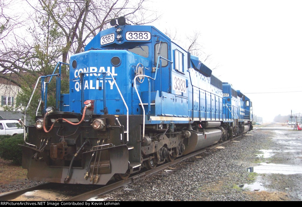 NS 3383 & 3437 sit on the mainline Delmar,De